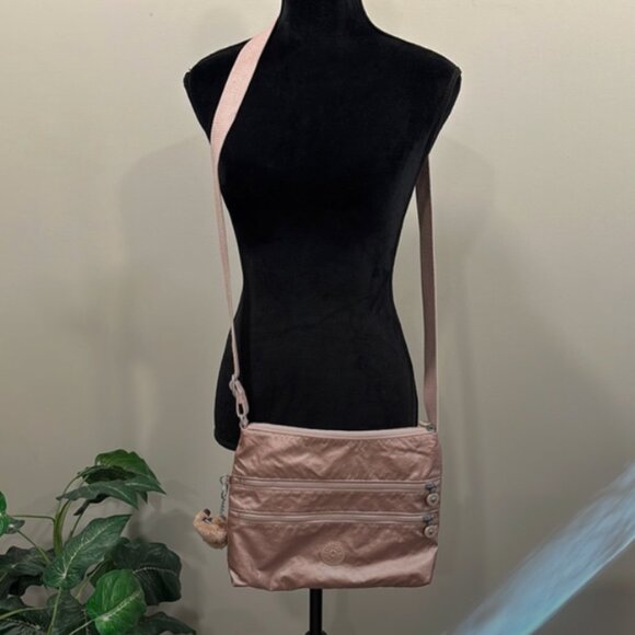 Kipling | Bags | Kipling Alvar Crossbody Bag In Metallic Rose Gold ...